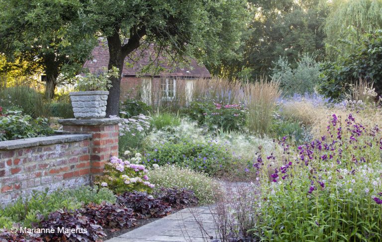 Painting with Plants - Acres Wild Country Garden Designers